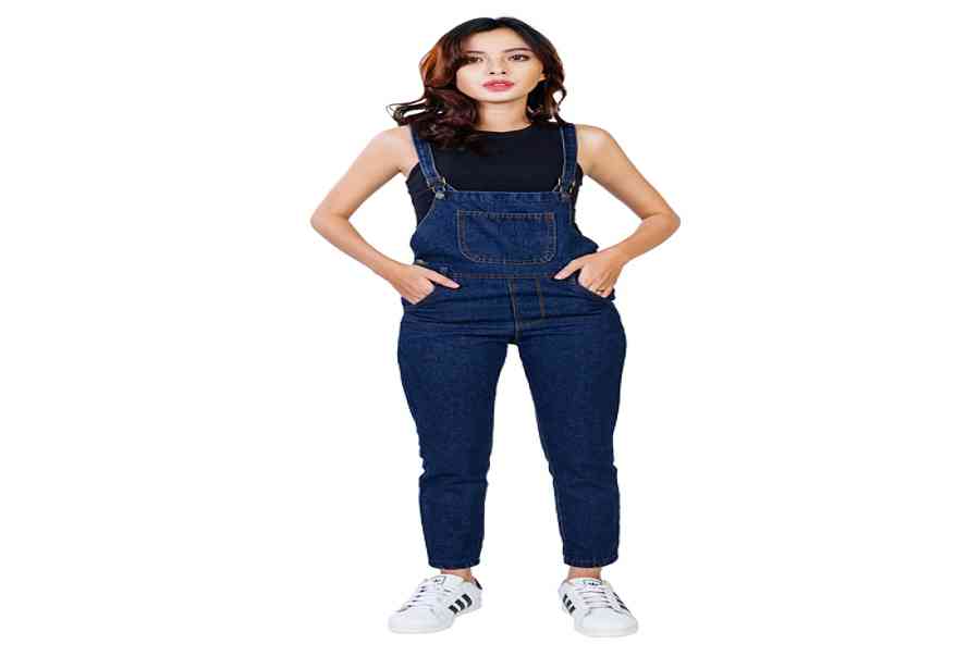 Lưu ngay 10 cách phối đồ với quần yếm nữ đẹp đỉnh cao - Thời Trang Việt ...